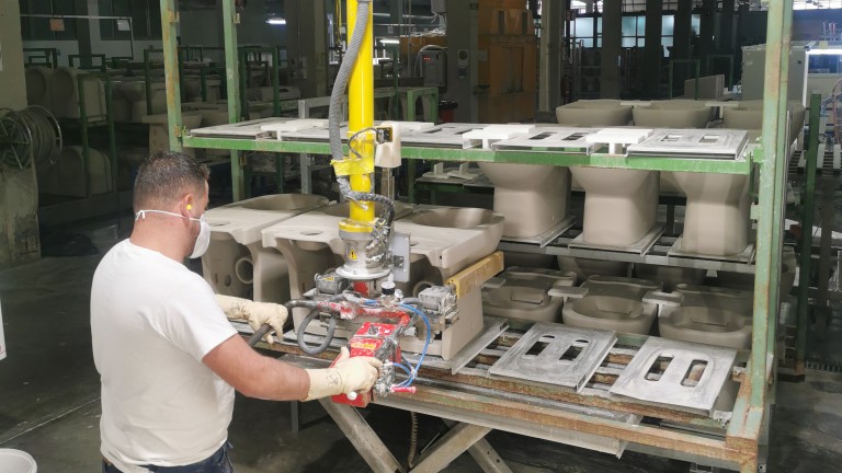 Relief for man and woman | Geberit Group