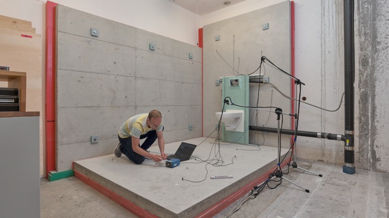 Detective work in the acoustics lab | Geberit Group